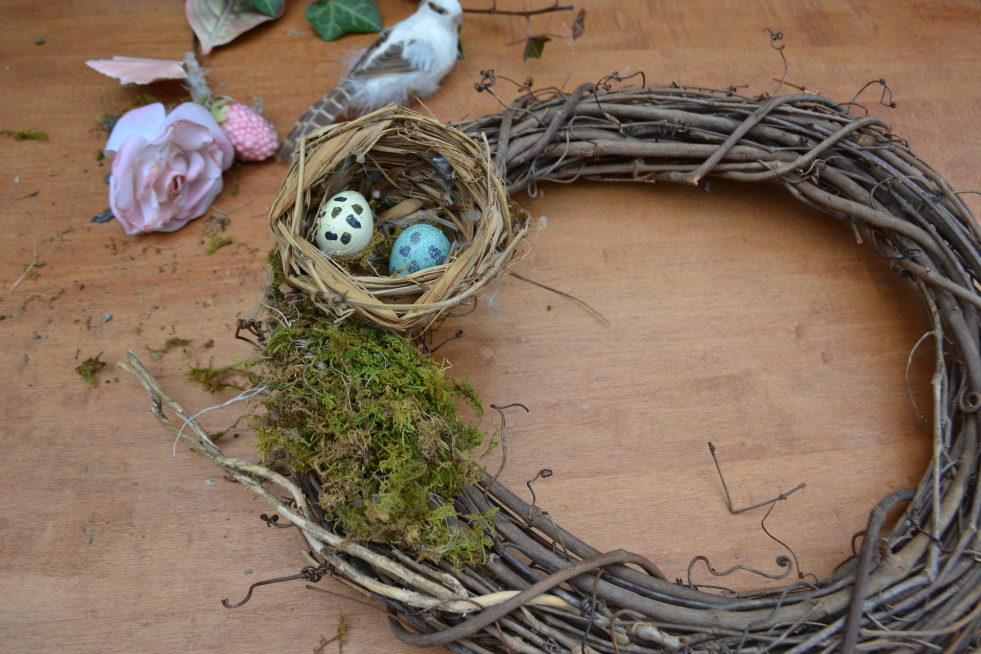 Spring Twig Wreath & Candle Centerpiece - Liz Bushong